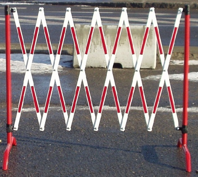Klappbare mobile Sperre RX2, Weiß/rot, 4000 mm | B2B Partner