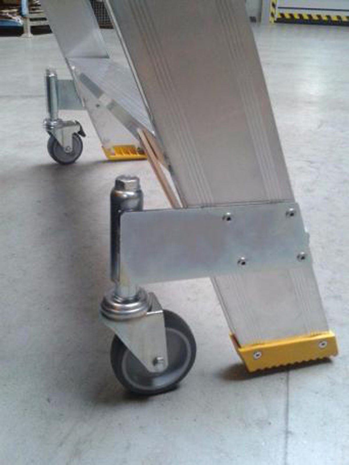 Aluminium Podestleiter einseitig, ALVE FORTE, 6 Sprosen, Höhe 1,26 m ...